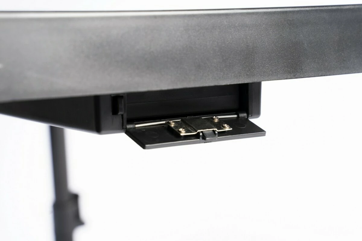 RidgeMonkey Vault Tech Table - stolek s powerbankou 9500 maH 🎣 Na Soutoku