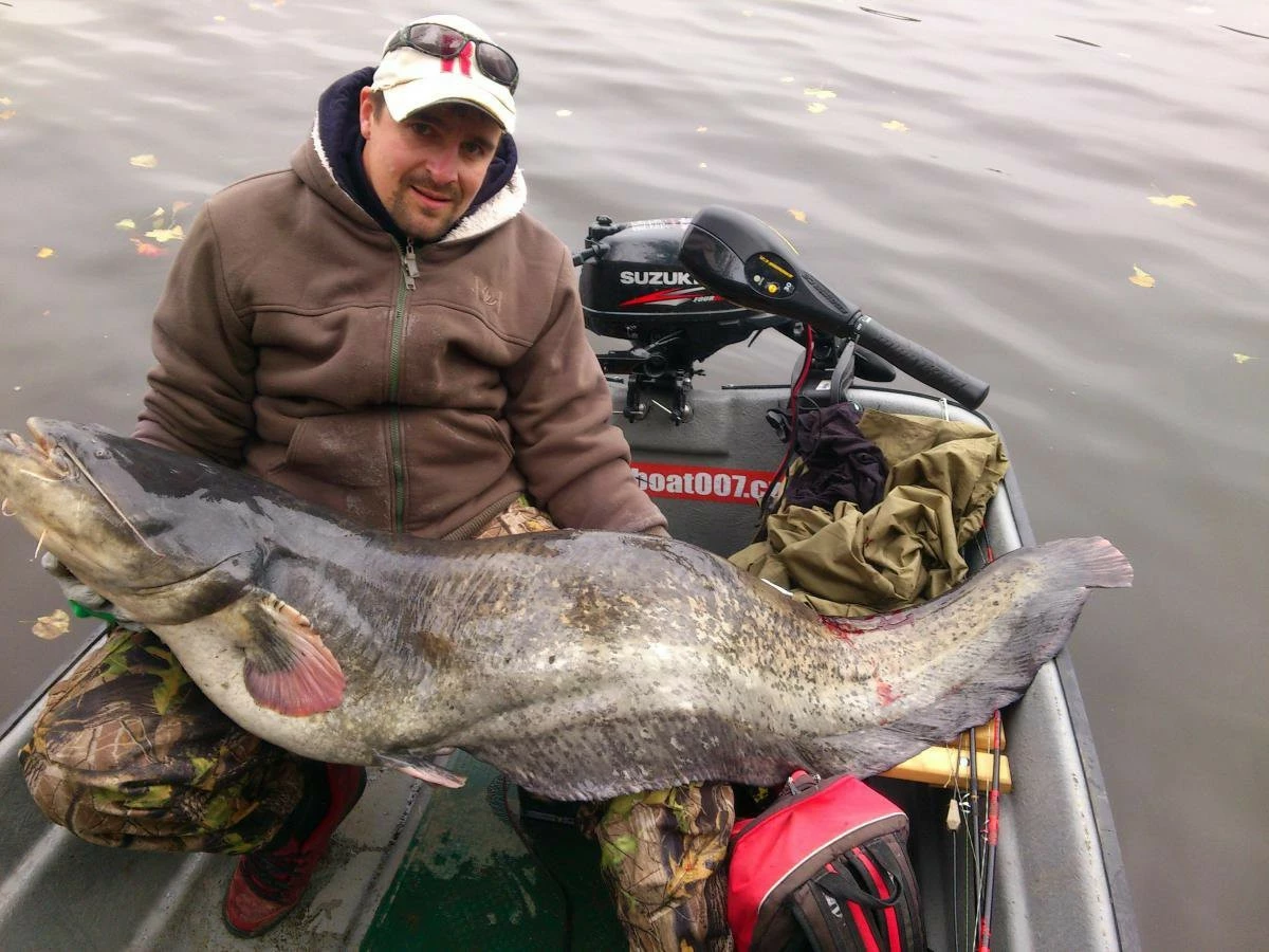 Pramice - rybářský člun 420 - rybářská loď 🎣 Na Soutoku